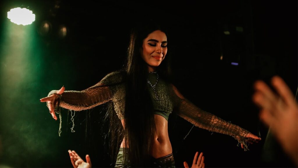 Dana Vicci: Techno’s Newest It Girl | Billboard Music World